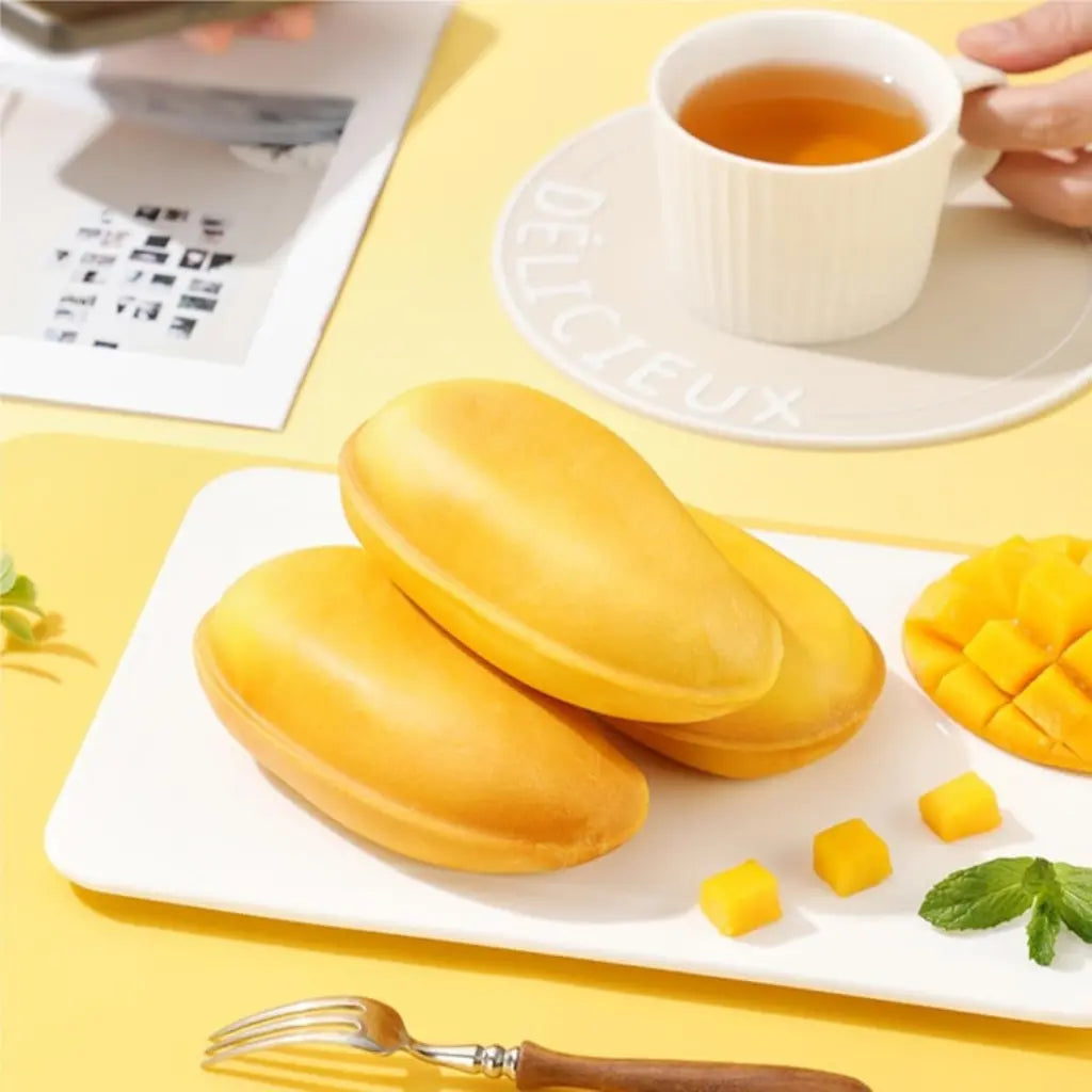 Lejinji Mango Shaped Bread, 380g — Exotic Snacks Company