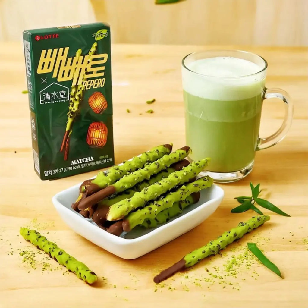 Lotte Pepero Rich Creamy Matcha Biscuits, 32g — Exotic Snacks Company